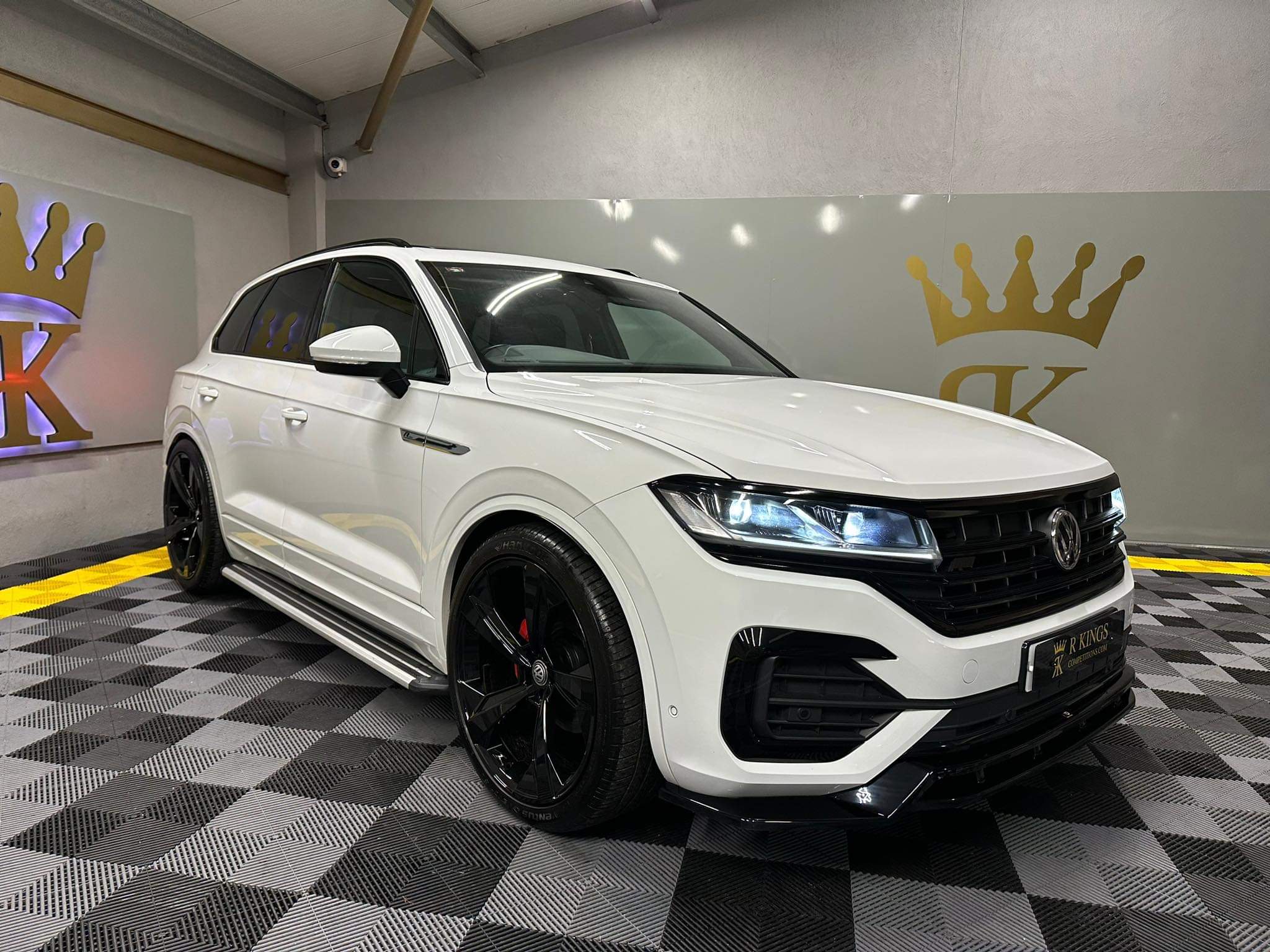 £40,000 OR Pure White Metallic VW Touareg R-line - Competitions - R ...