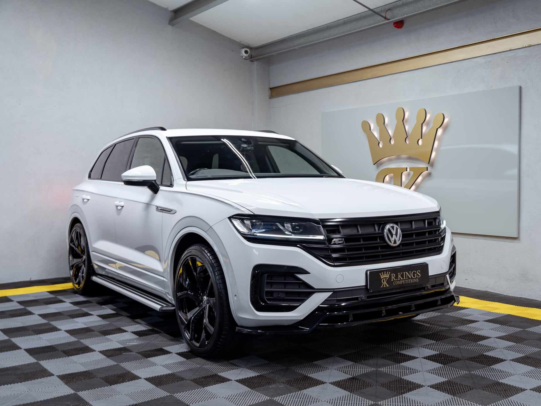 £20,000 or VW Touareg V6 TDI Bluemotion Tech R-Line - Competitions - R ...