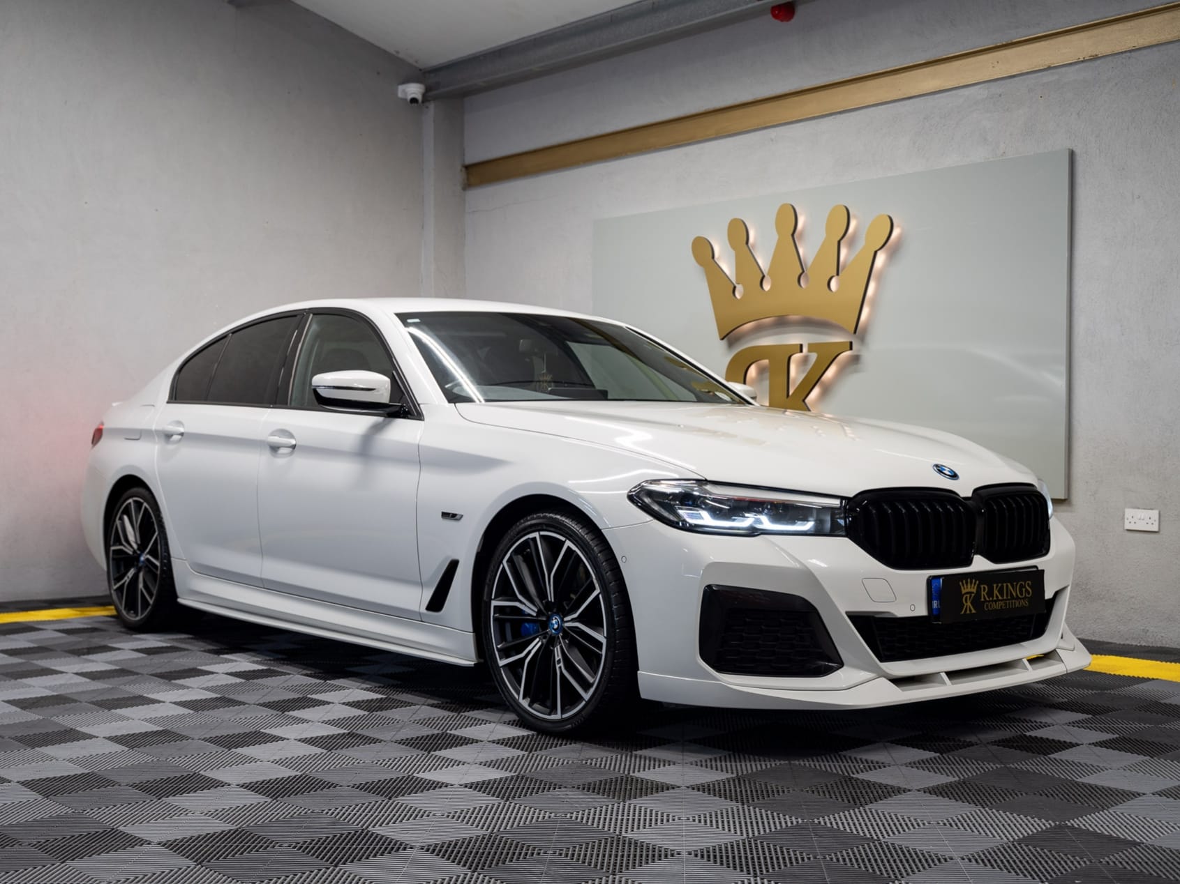 £35,000 or Irish Reg 2022 BMW 545e xDrive M Sport