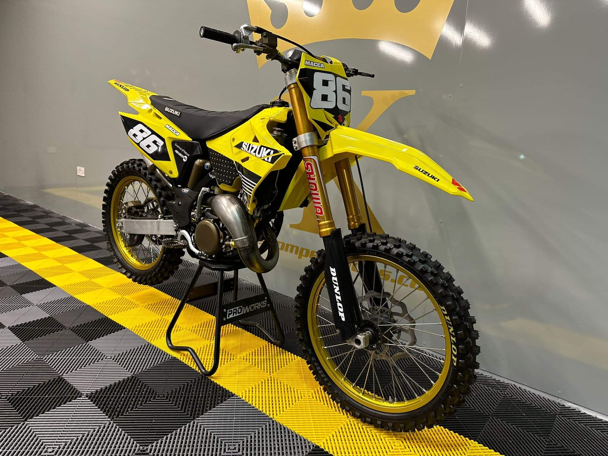 Low Odds Suzuki RM125 2 Stroke - R Kings Competitions